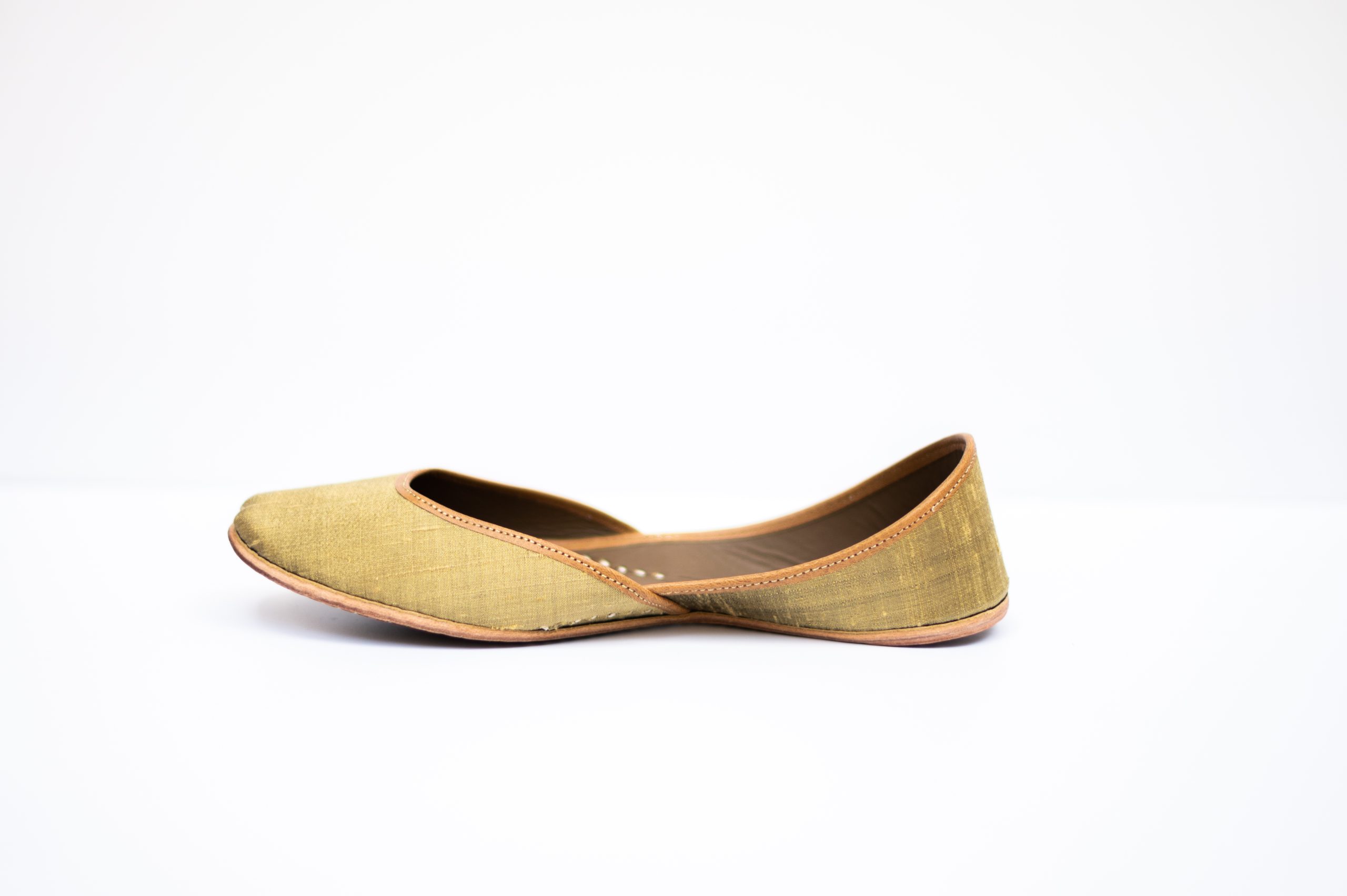 Gold – Oh My Juttis